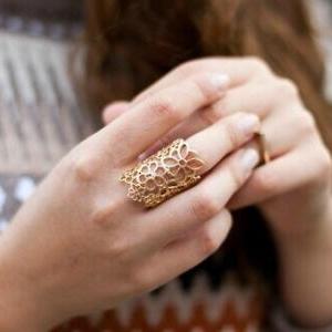 Hollow Out Lace Design Ring on Luulla