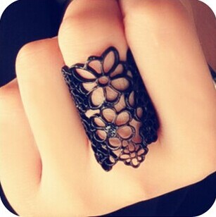 Hollow Out Lace Design Ring on Luulla